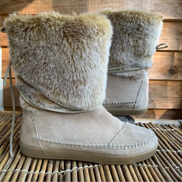 Toms | Shoes | Toms Nepal Suede Faux Fur Moccasin Boots | Poshmark